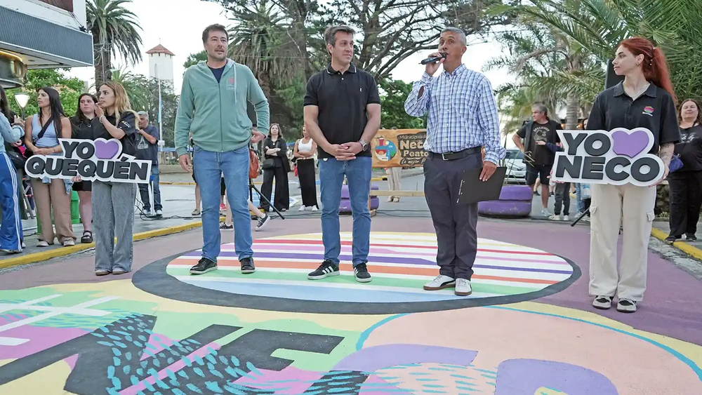 Necochea tiene un nuevo mural colectivo en la Peatonal 83